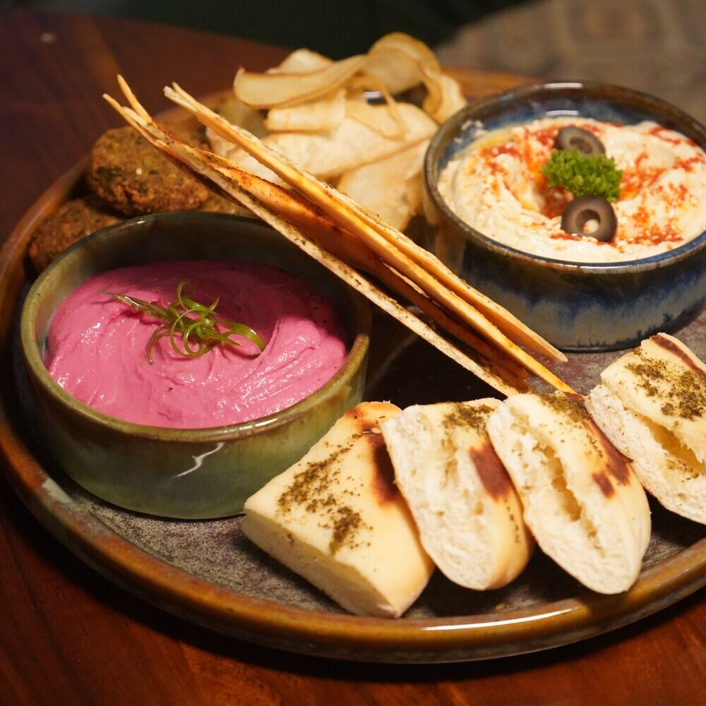 The Ultimate Mezze Platter: A Mediterranean Feast | Leekquid